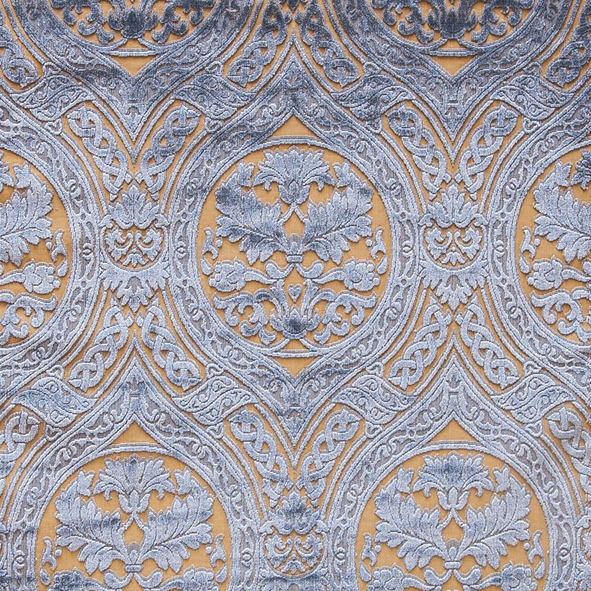 Italian textile fabrics made in Venice: some curious facts